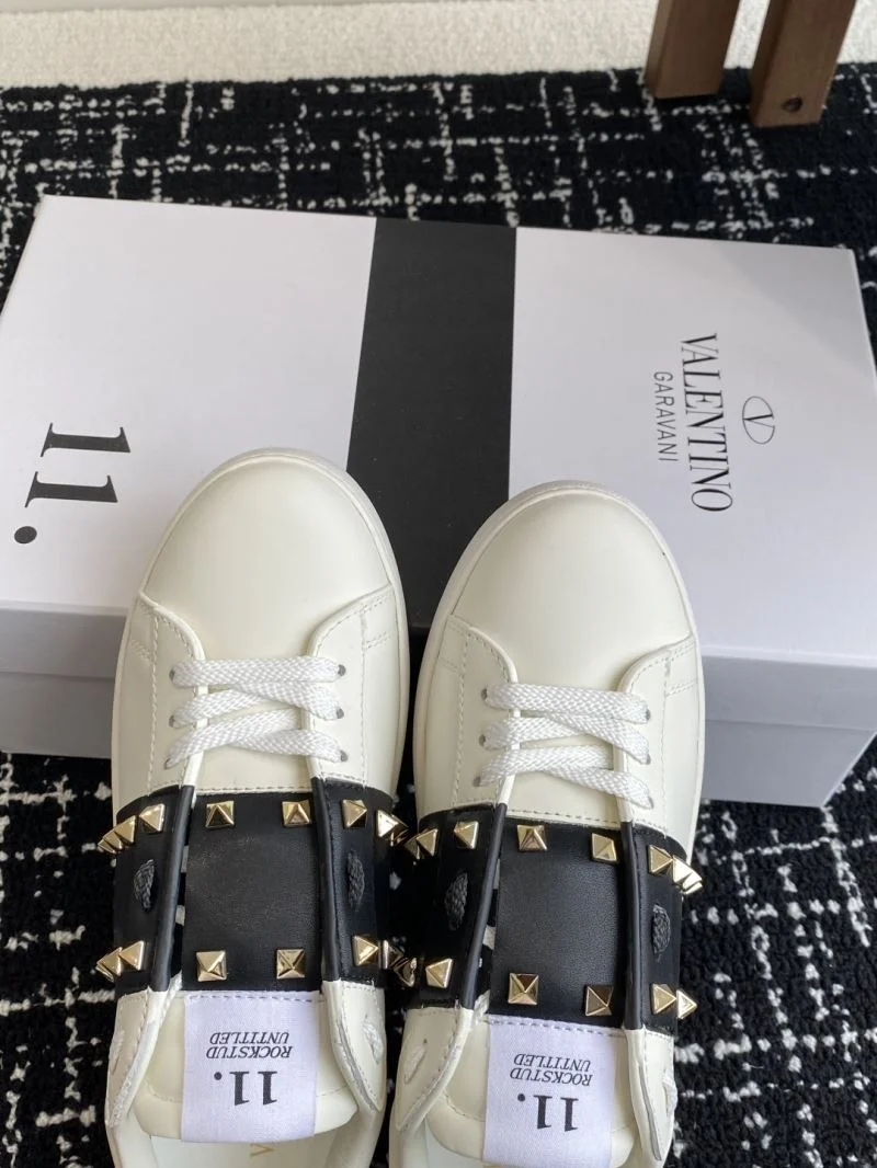 Value-priced Valentino Rockstud Untitled Shoes