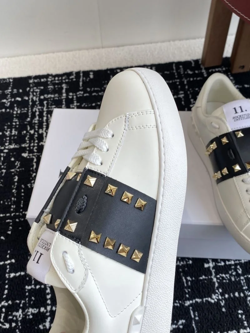 Value-priced Valentino Rockstud Untitled Shoes