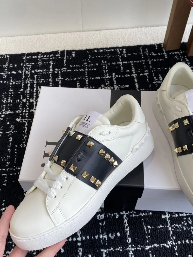 Value-priced Valentino Rockstud Untitled Shoes