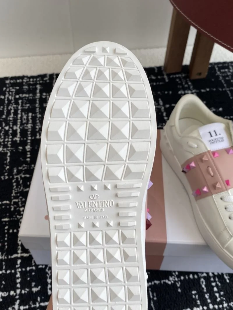 Bargain Valentino Rockstud Untitled Shoes