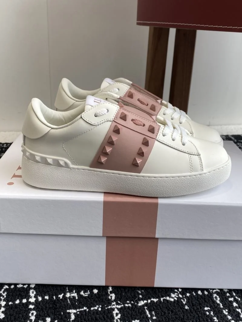 Cut-rate Valentino Rockstud Untitled Shoes