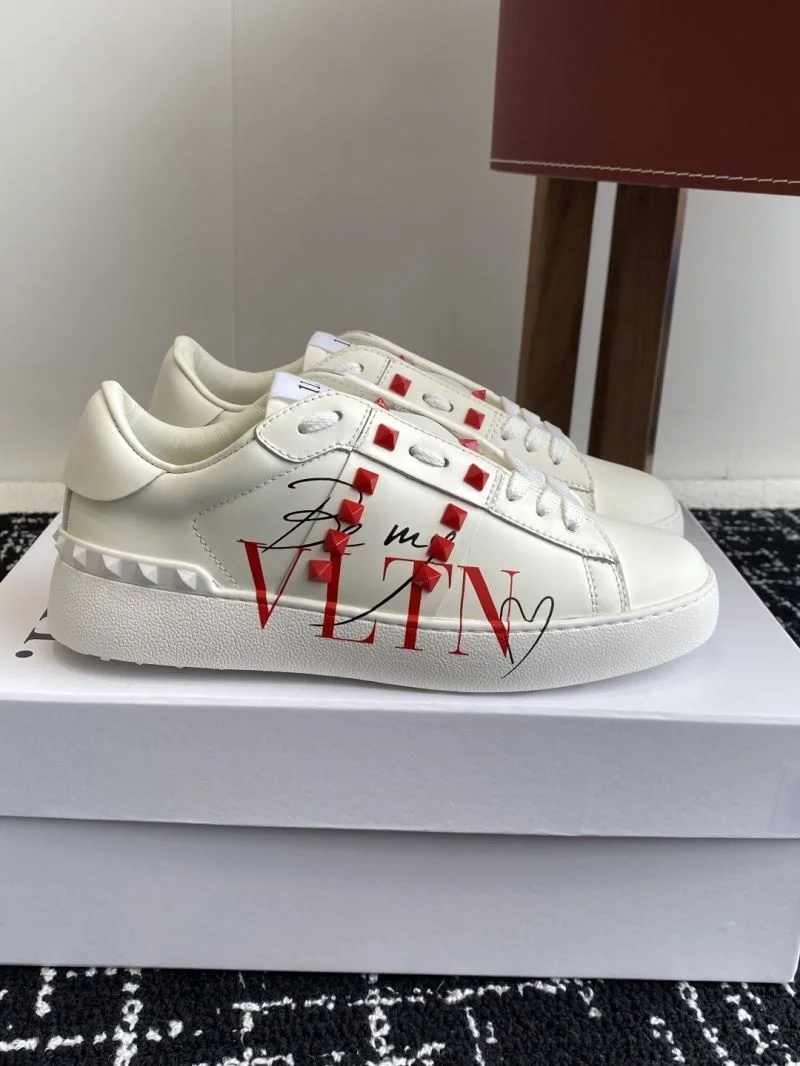 Top match Valentino Rockstud Untitled Shoes
