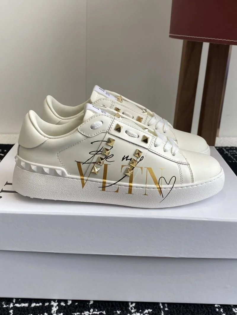 Budget-friendly Valentino Rockstud Untitled Shoes