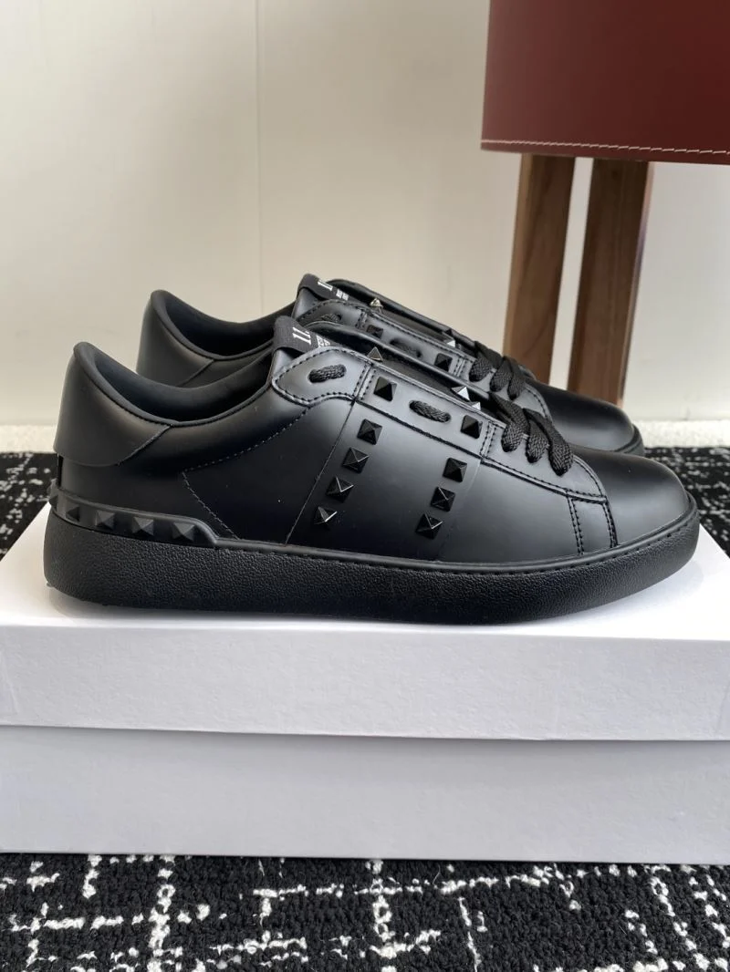 Reasonably priced Valentino Rockstud Untitled Shoes