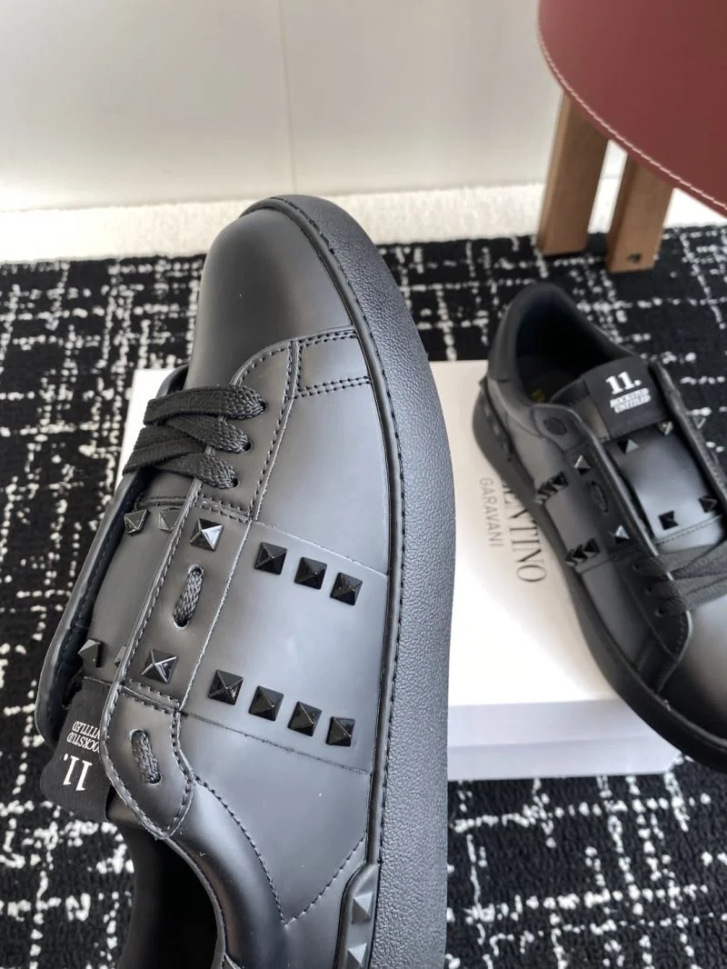 Reasonably priced Valentino Rockstud Untitled Shoes
