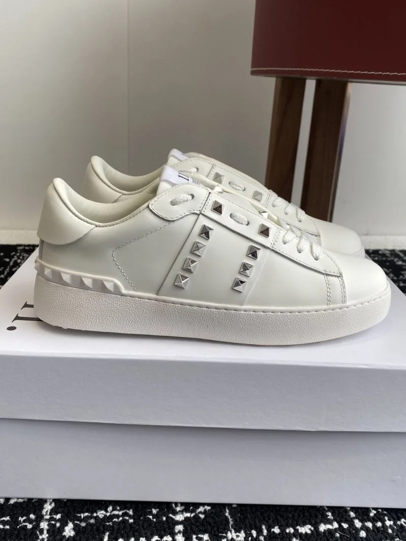 Economical Valentino Rockstud Untitled Shoes