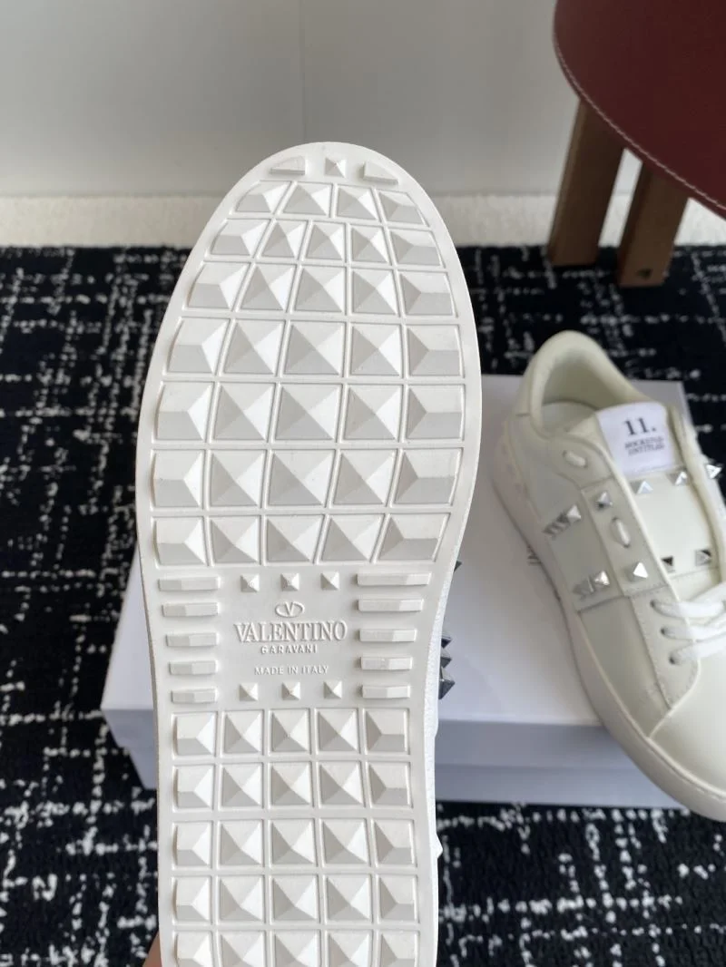 Economical Valentino Rockstud Untitled Shoes
