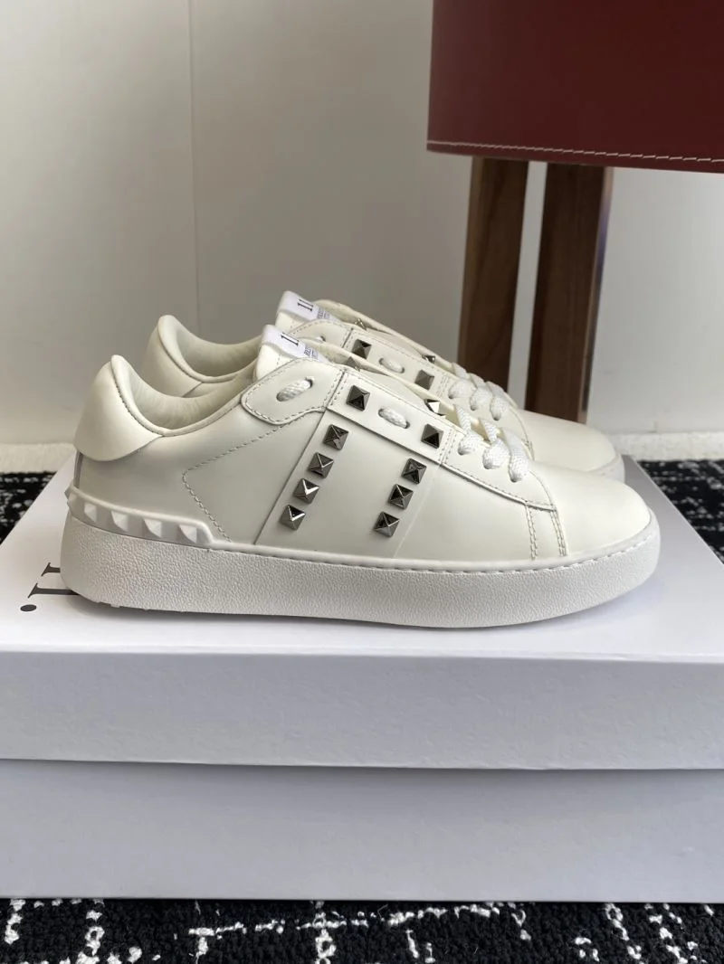1:1 copy Valentino Rockstud Untitled Shoes