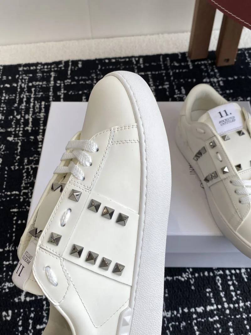 1:1 copy Valentino Rockstud Untitled Shoes