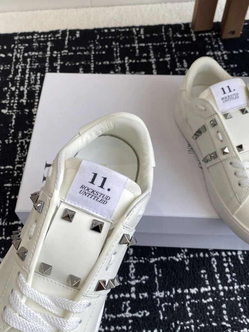 1:1 copy Valentino Rockstud Untitled Shoes
