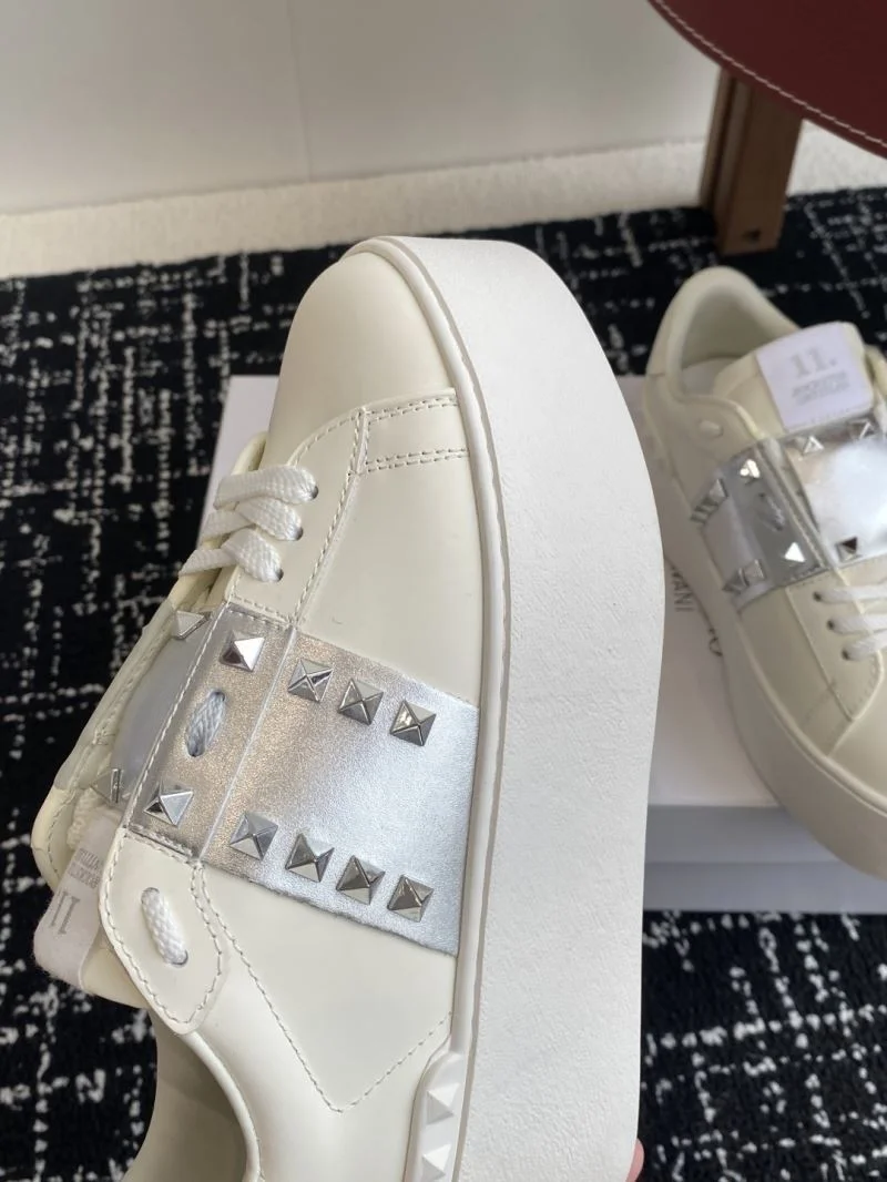 Exact replica Valentino Rockstud Untitled Shoes