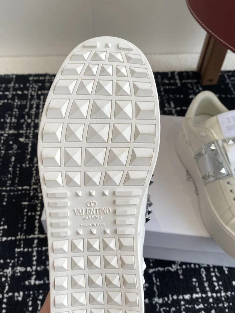 Exact replica Valentino Rockstud Untitled Shoes
