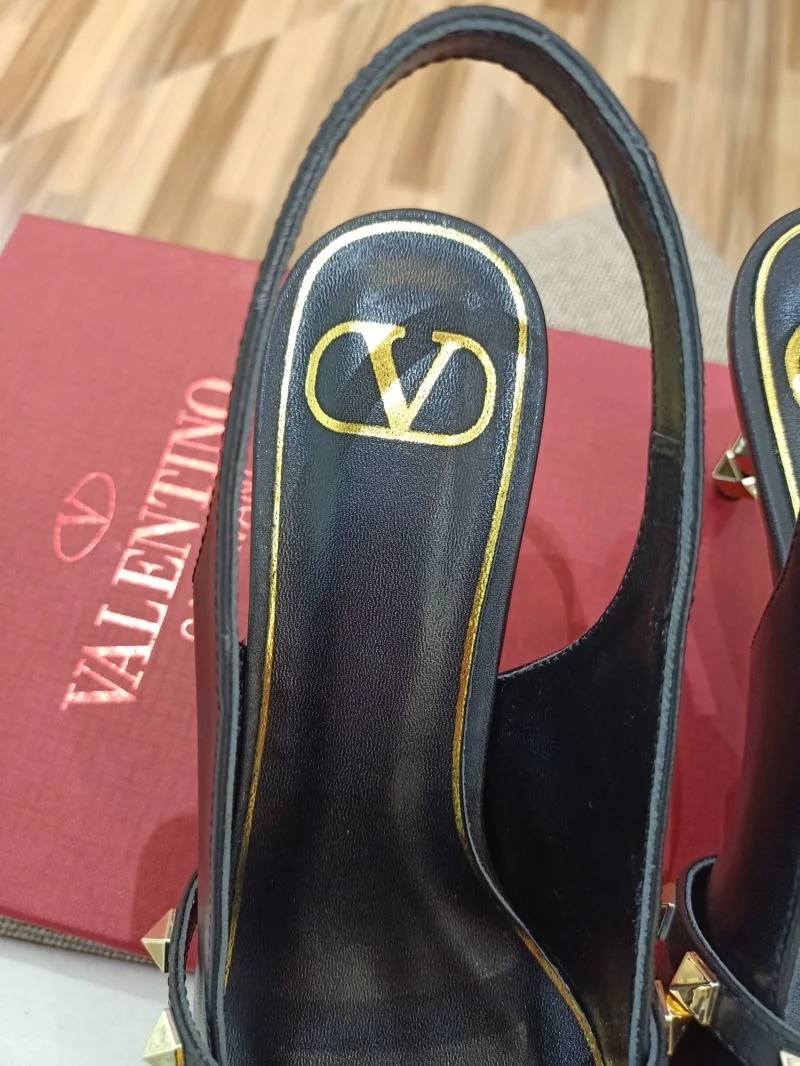 Precise copy Valentino Sandals
