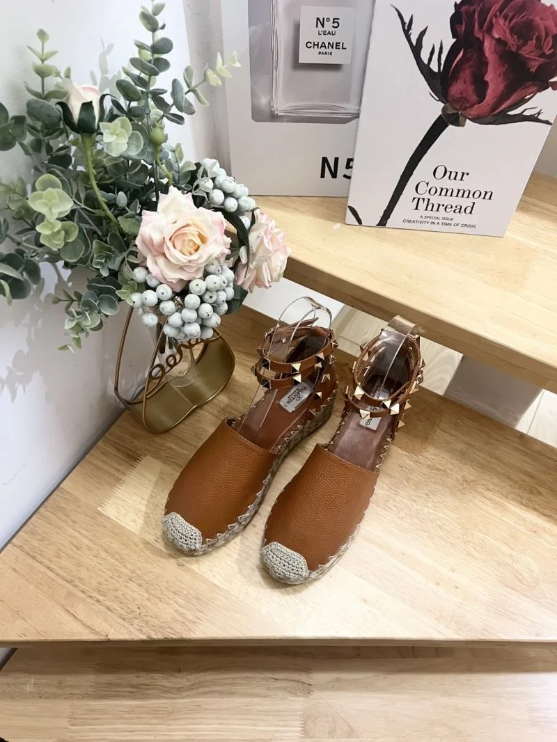 Inexpensive Valentino Sandals