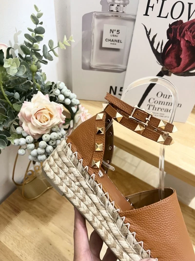 Inexpensive Valentino Sandals