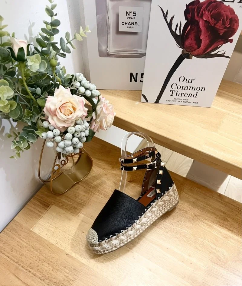 1:1 copy Valentino Sandals