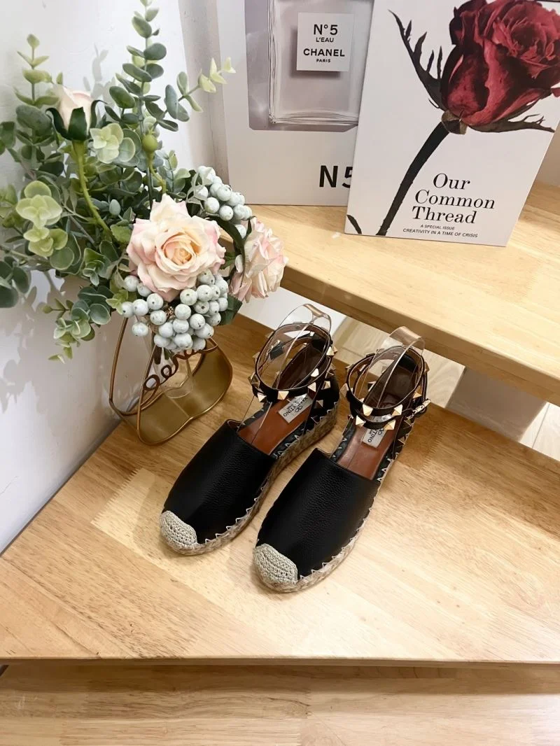 1:1 copy Valentino Sandals