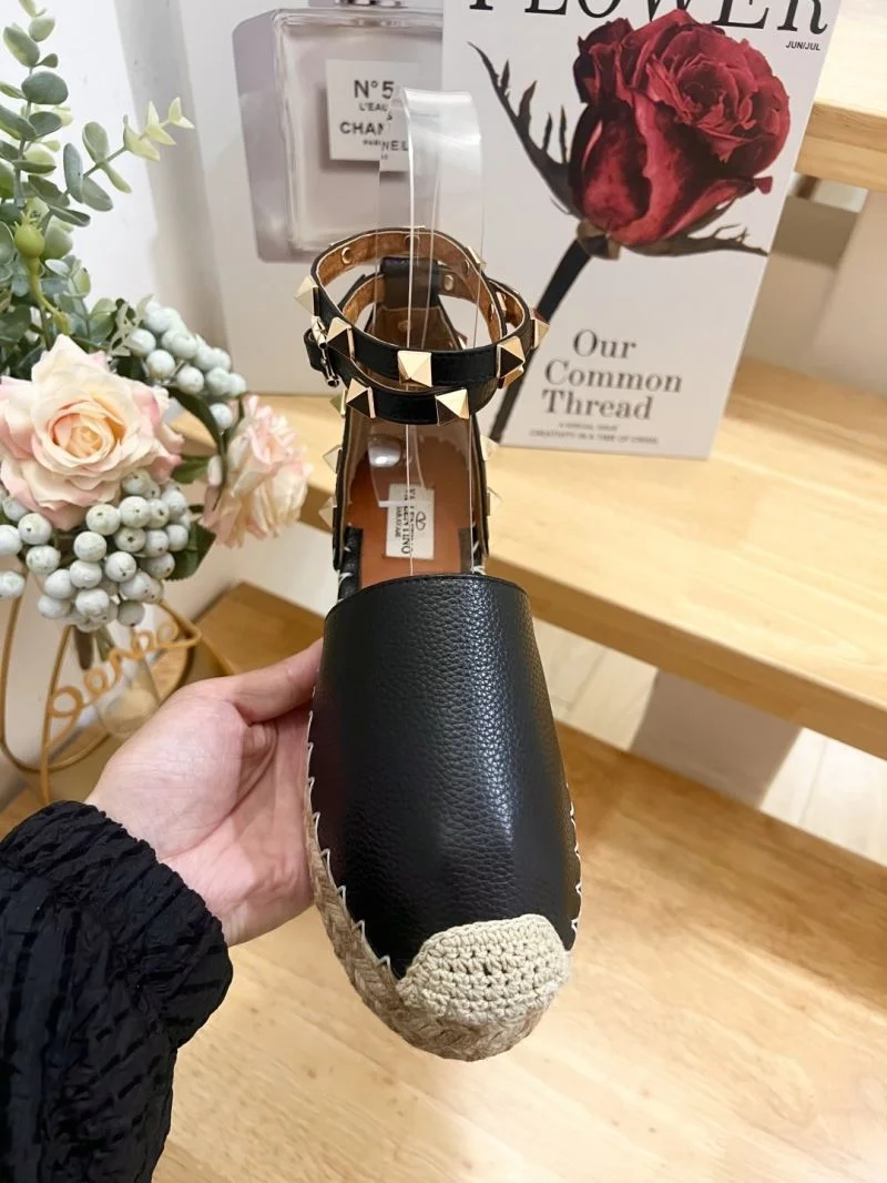 1:1 copy Valentino Sandals