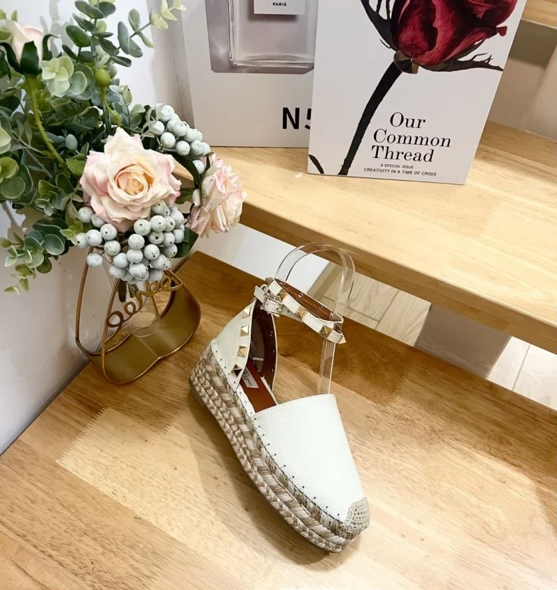 Inexpensive Valentino Sandals