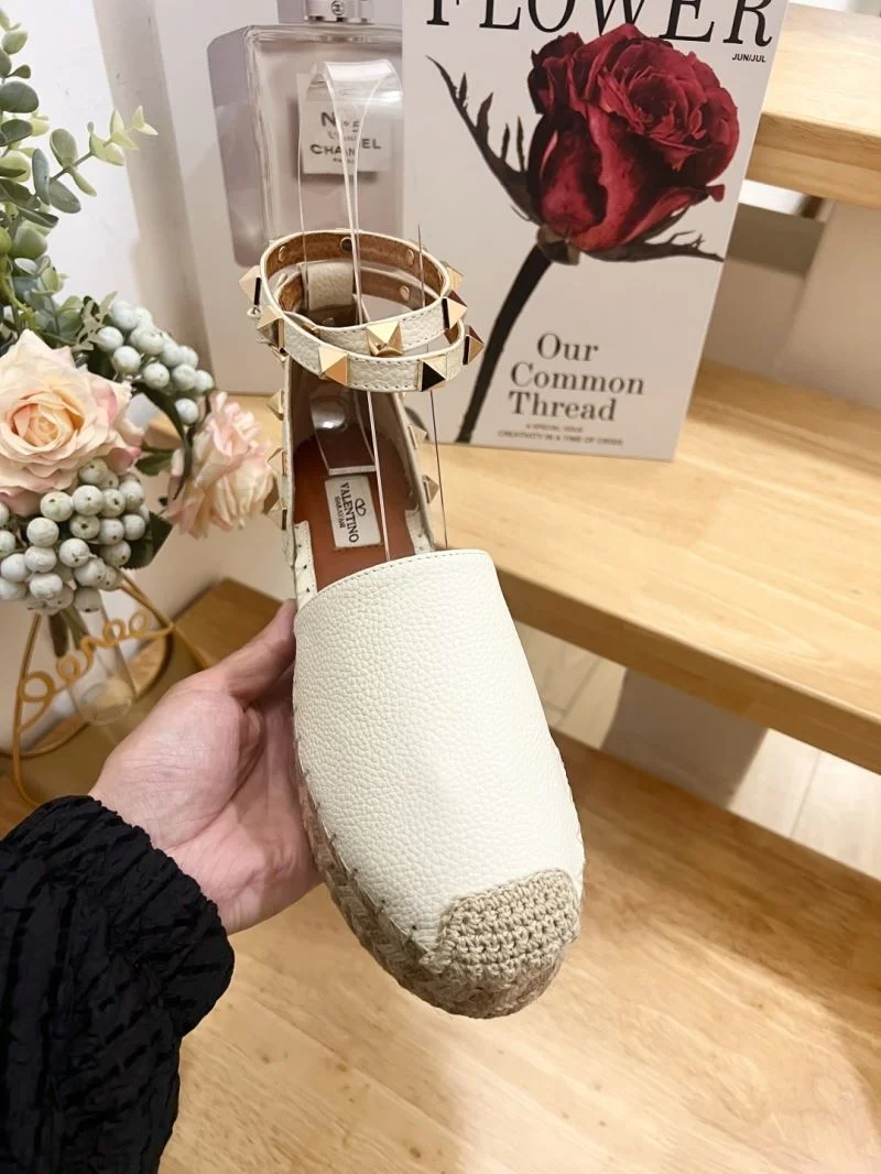 Inexpensive Valentino Sandals