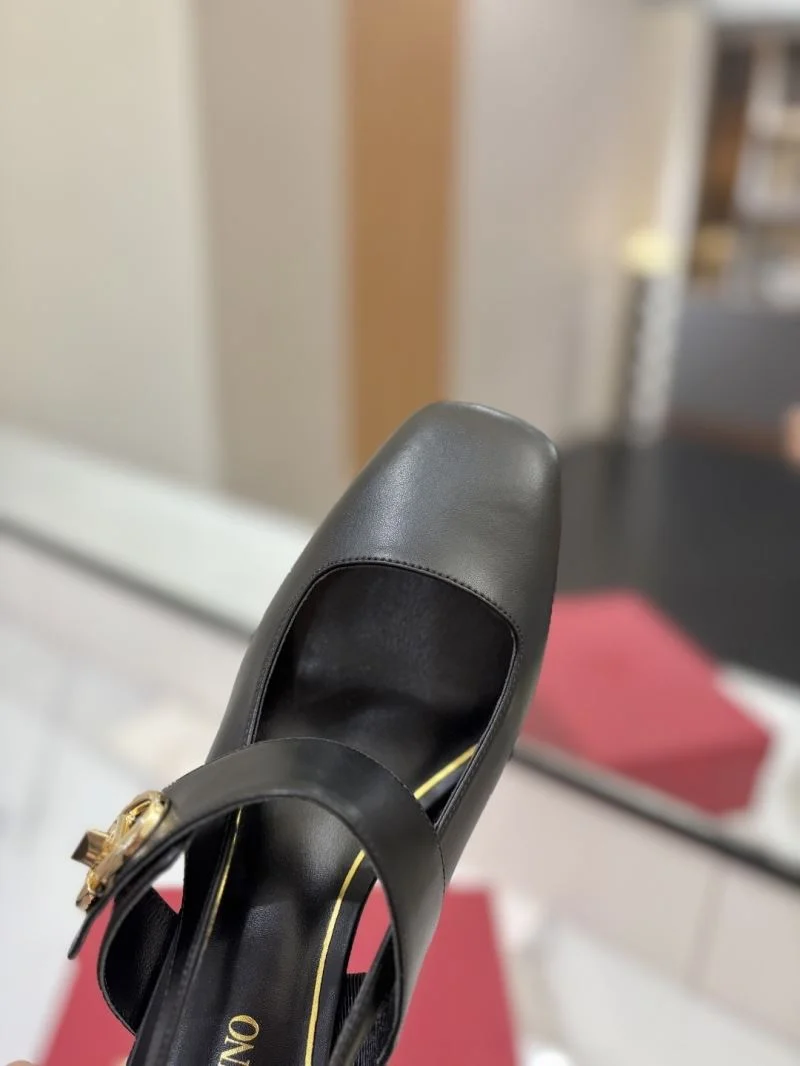 Mirror quality Valentino Sandals