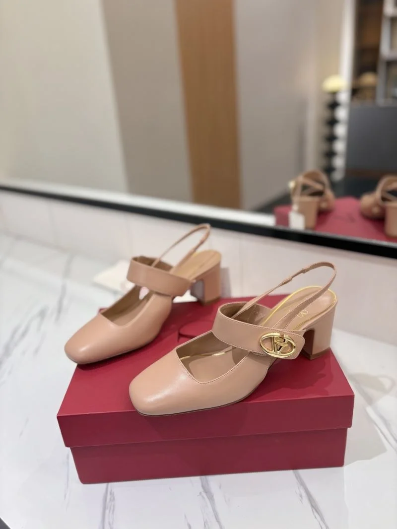 Top match Valentino Sandals