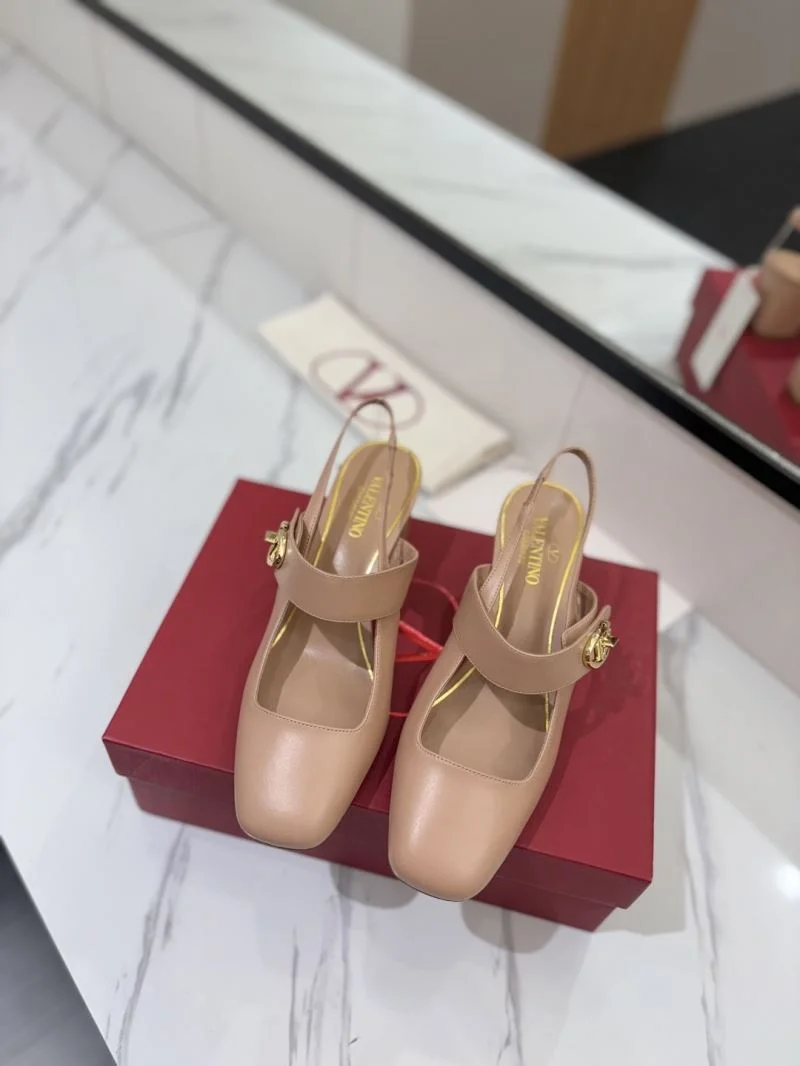 Top match Valentino Sandals