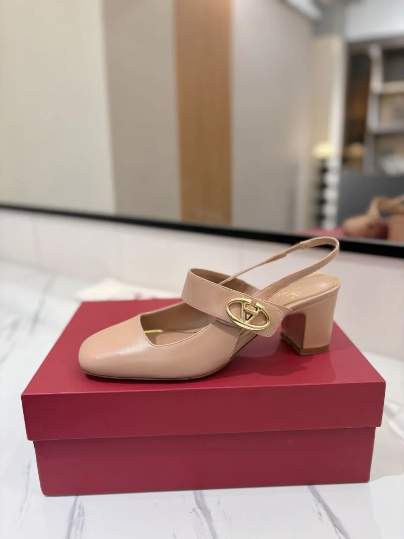 Top match Valentino Sandals
