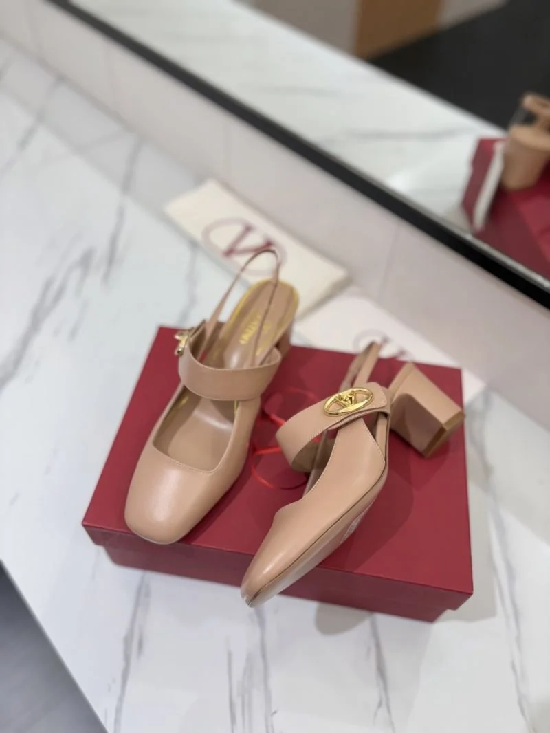 Top match Valentino Sandals
