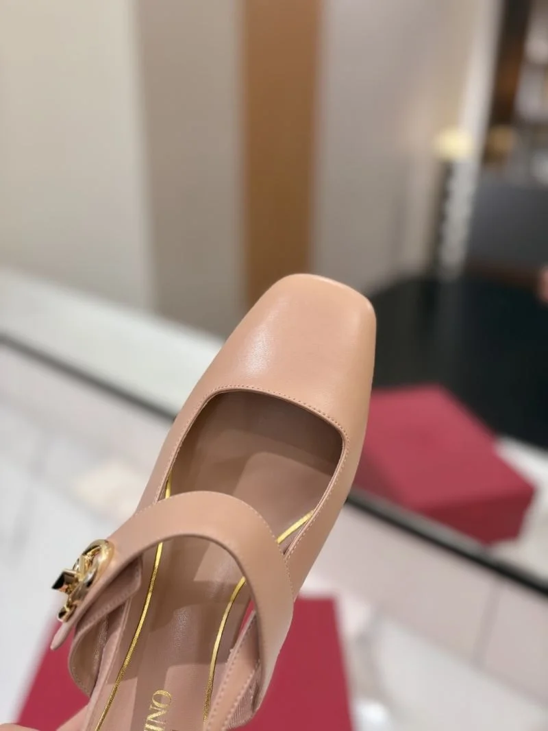 Top match Valentino Sandals