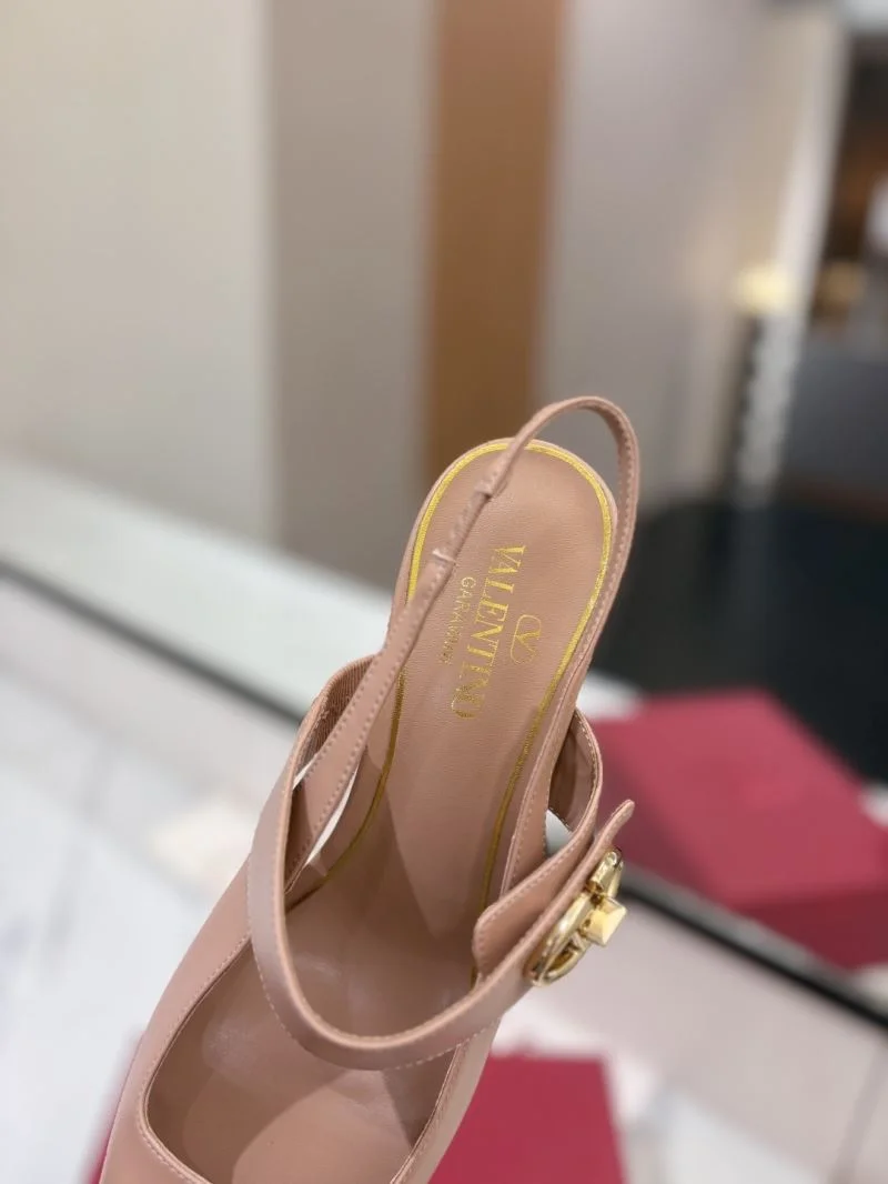 Top match Valentino Sandals