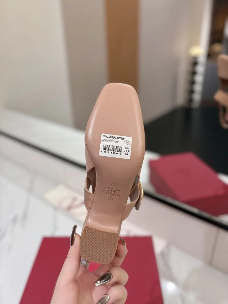 Top match Valentino Sandals