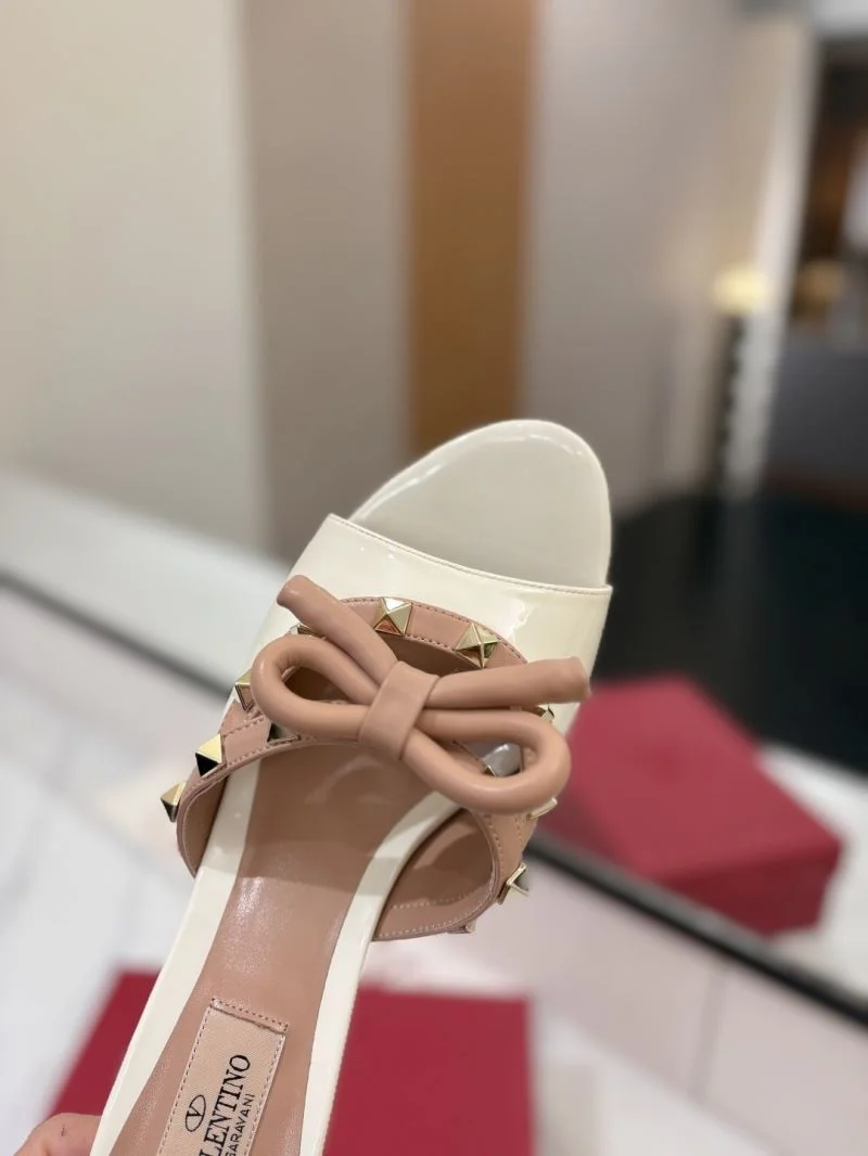 Brand-original Valentino Sandals