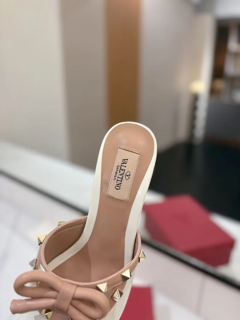 Brand-original Valentino Sandals