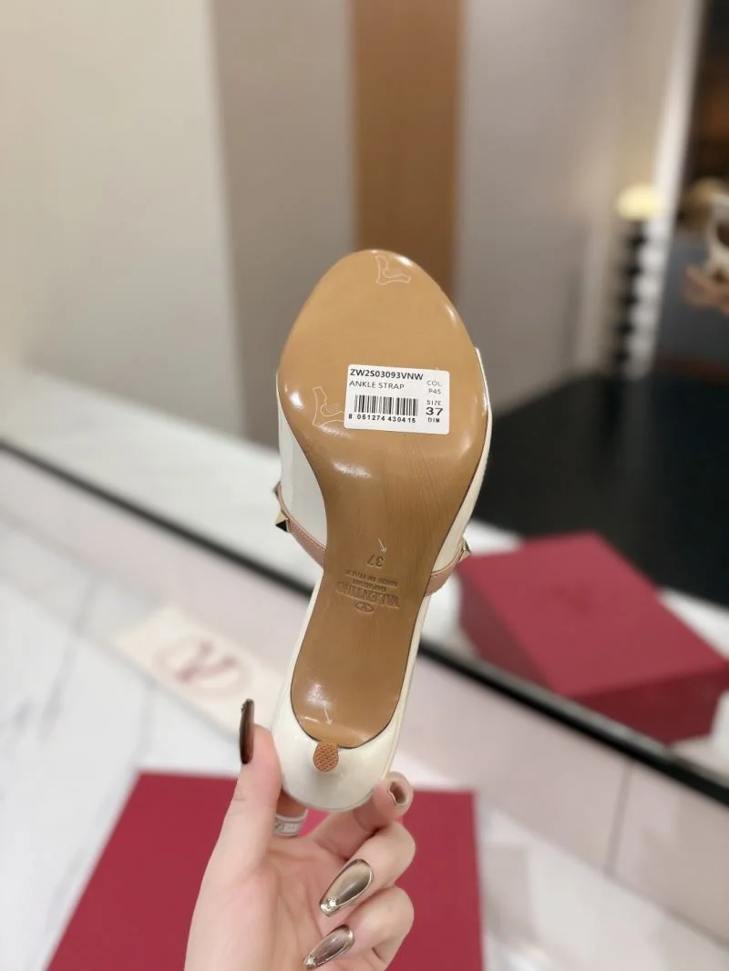 Brand-original Valentino Sandals