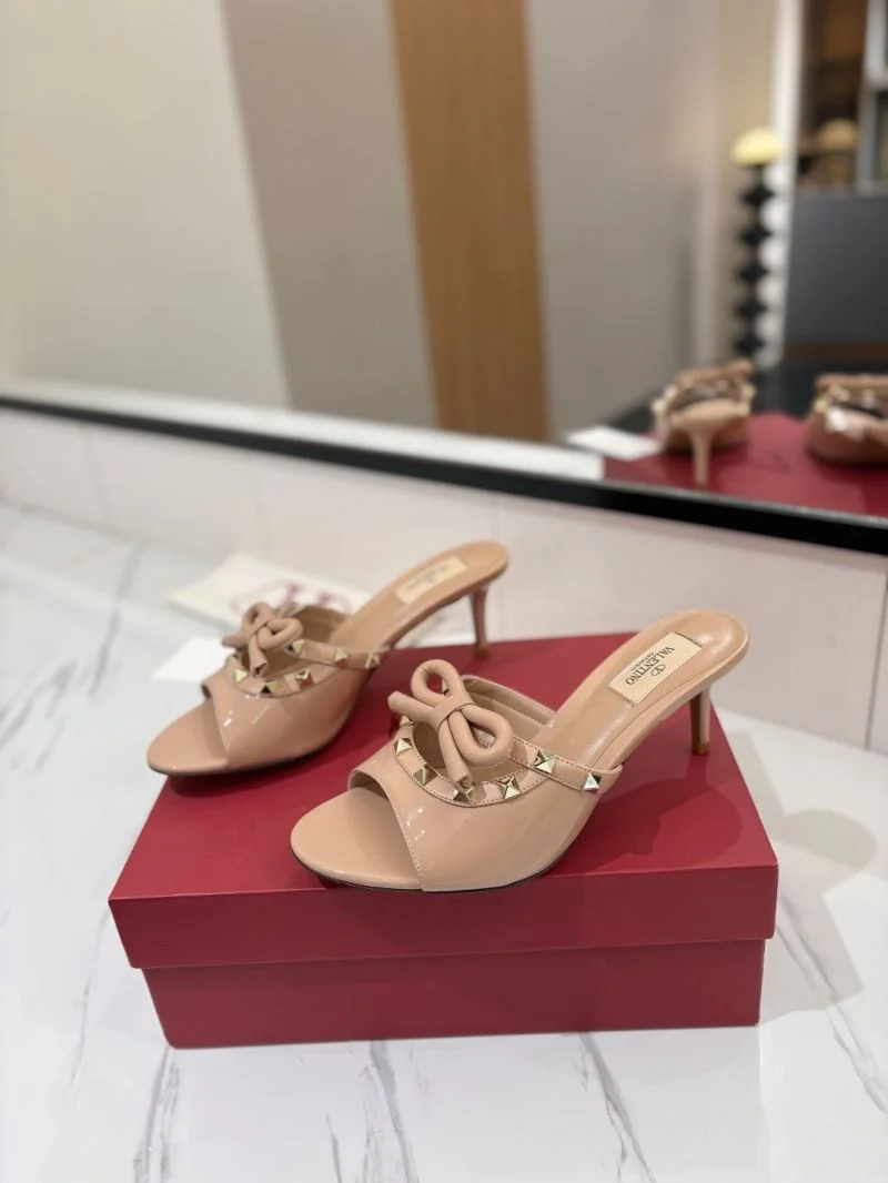 Low-cost Valentino Sandals