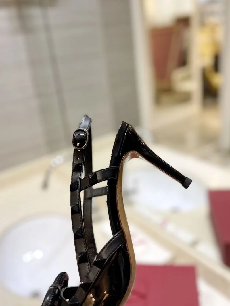 Brand-original Valentino Sandals