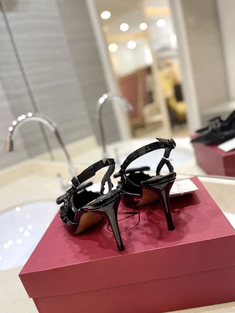 Brand-original Valentino Sandals