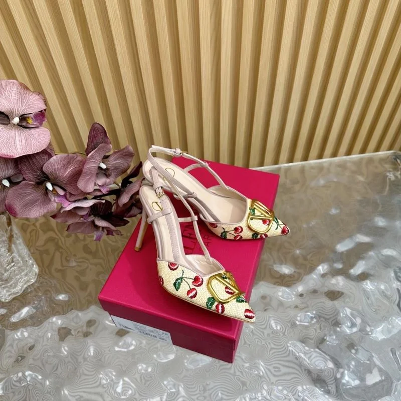 Top match Valentino Sandals