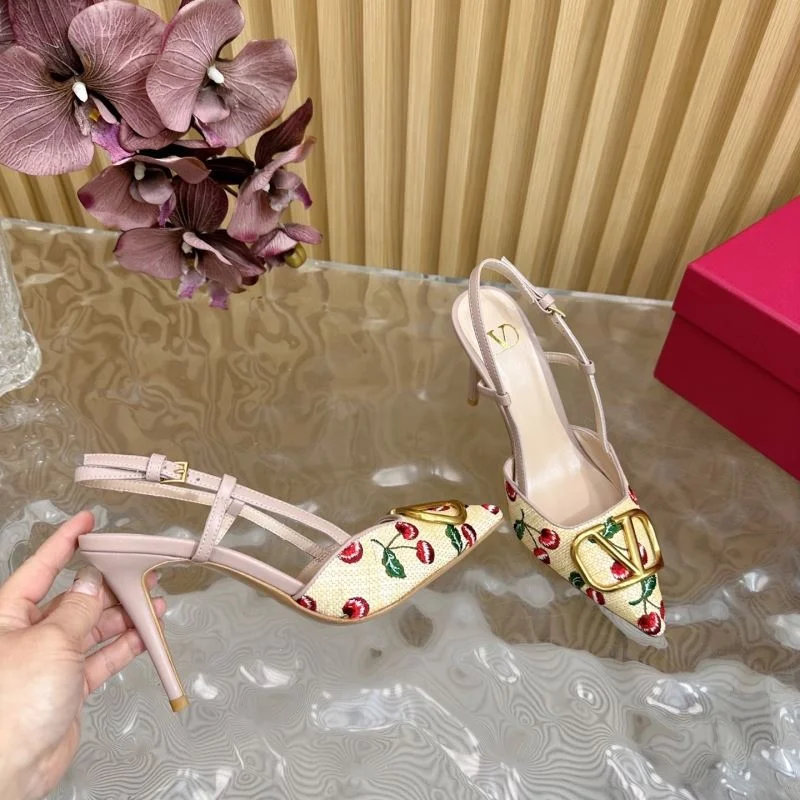Top match Valentino Sandals
