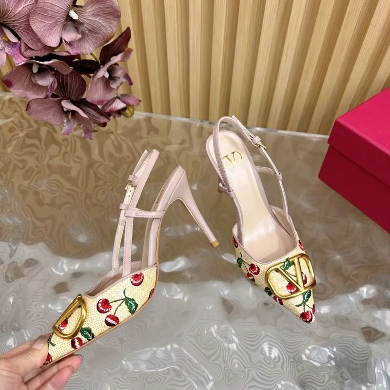Top match Valentino Sandals