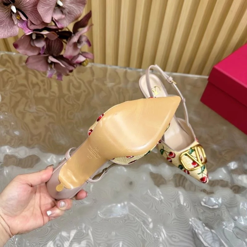 Top match Valentino Sandals