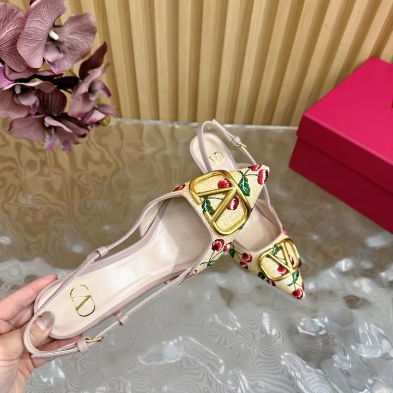 Top match Valentino Sandals