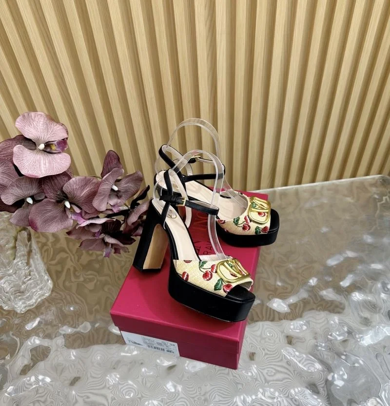 Brand-original Valentino Sandals