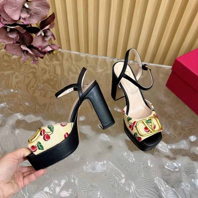 Brand-original Valentino Sandals