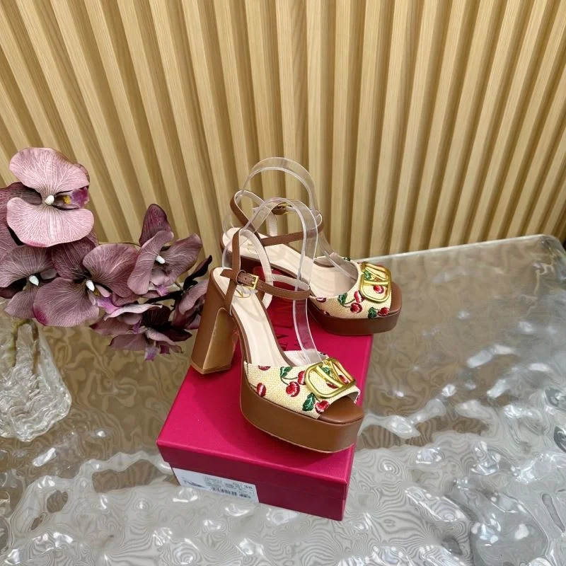 Bargain Valentino Sandals