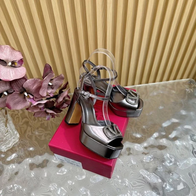 Brand-original Valentino Sandals