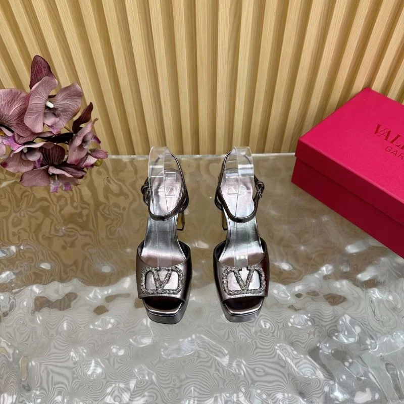 Brand-original Valentino Sandals