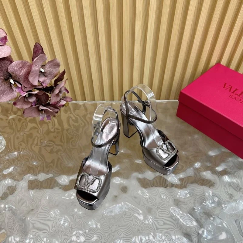 Brand-original Valentino Sandals