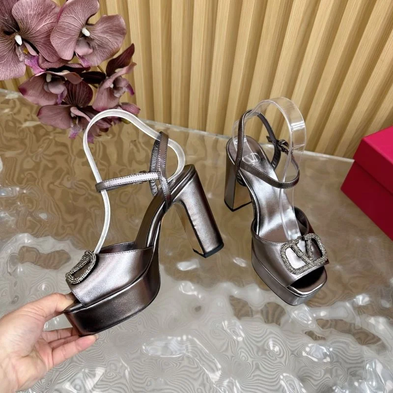 Brand-original Valentino Sandals